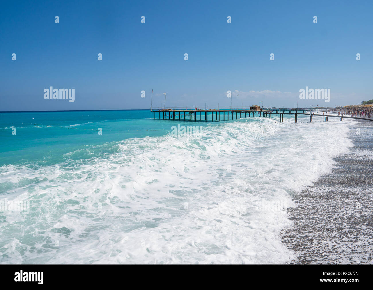 Beach and blue water hi-res stock photography and images - Alamy