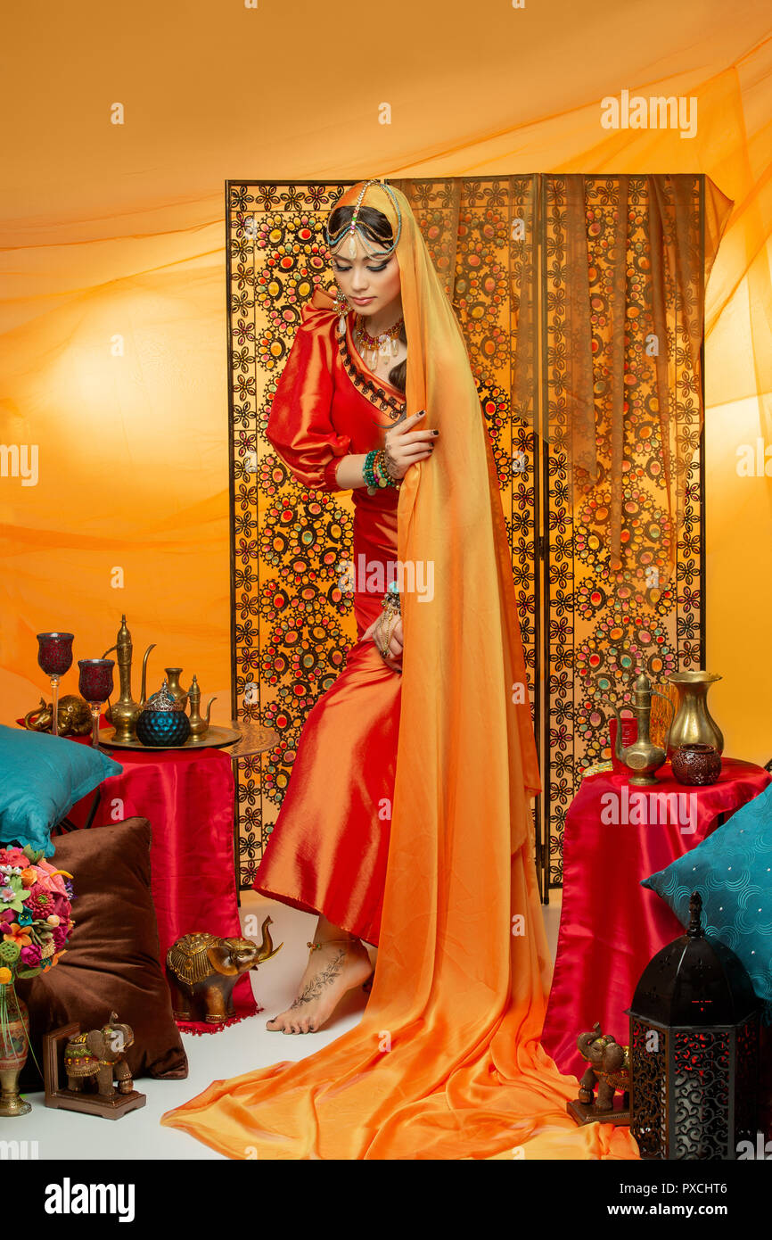 beautiful arabic style bride in ethnic clothes Stock Photo - Alamy