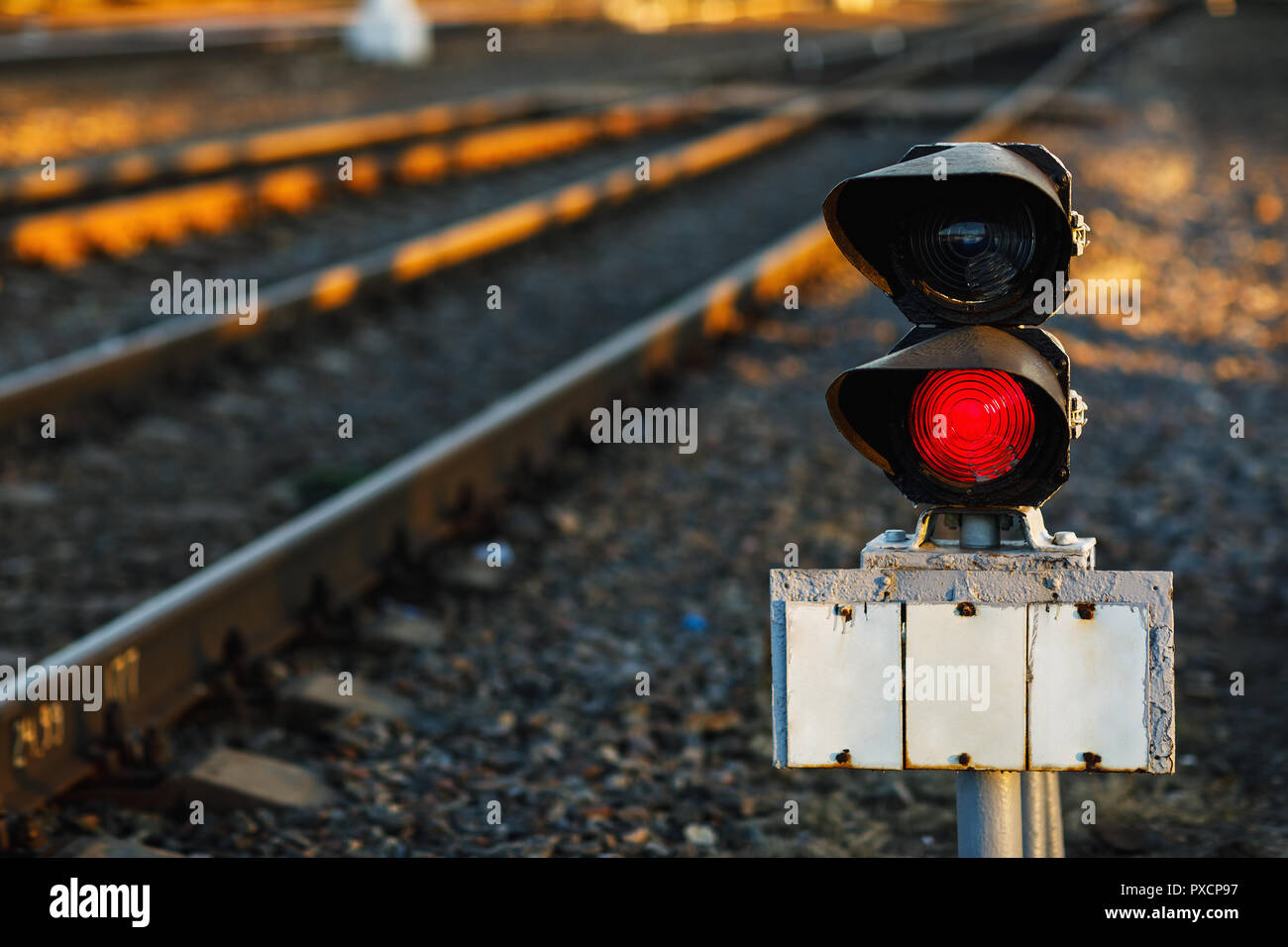 Railway traffic light hi-res stock photography and images - Alamy