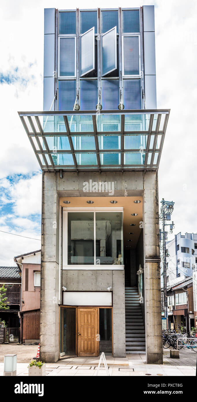 Tall Thin Building High Resolution Stock Photography and Images - Alamy