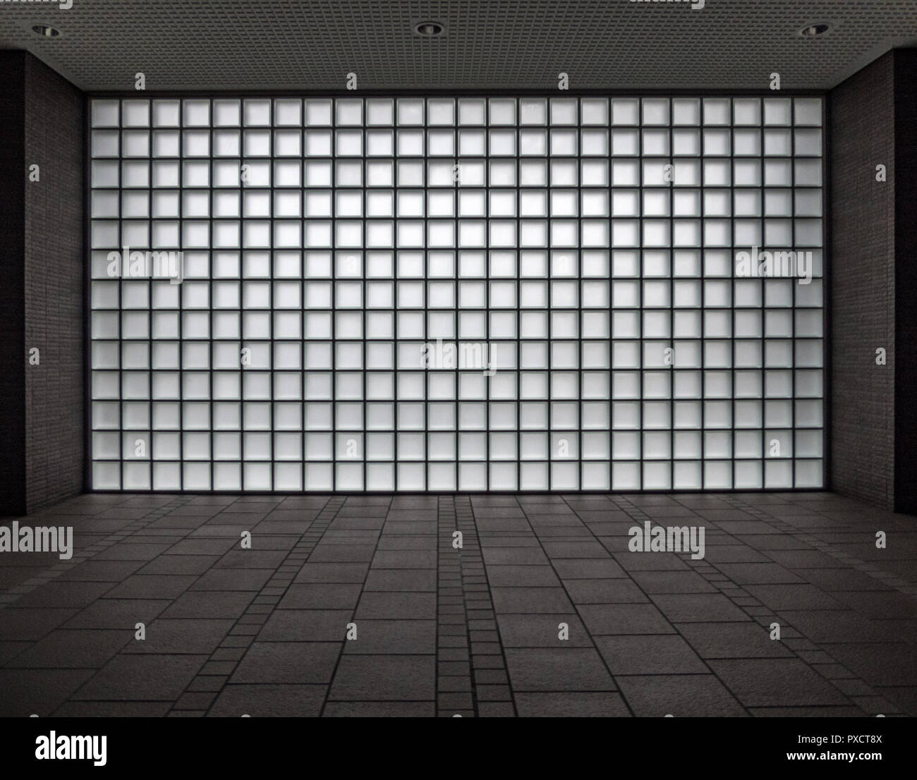 Building modern grid matrix hi-res stock photography and images - Alamy