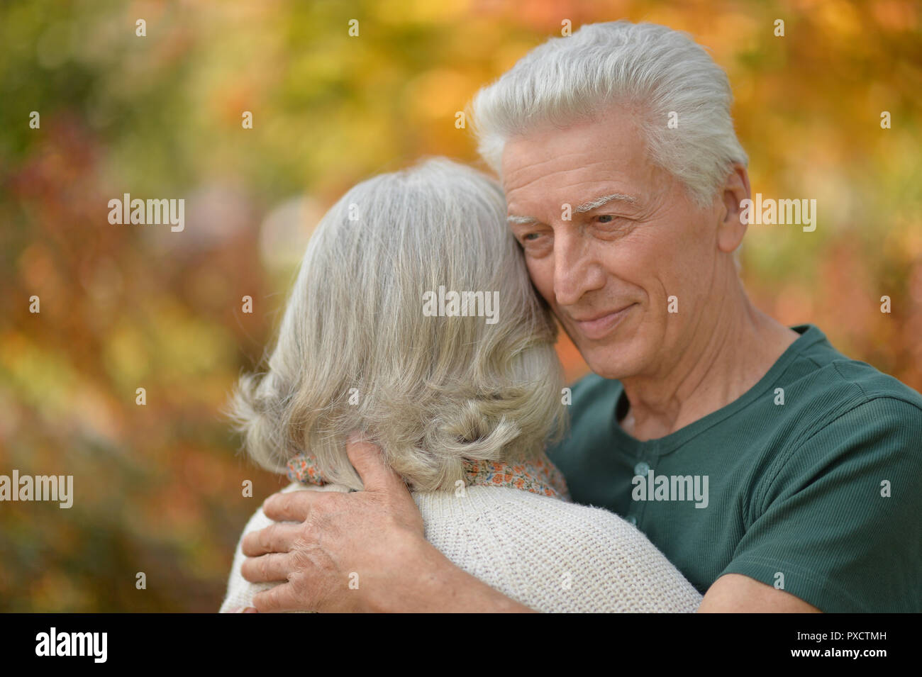 Glad caucasian woman hugging female hi-res stock photography and images - Alamy