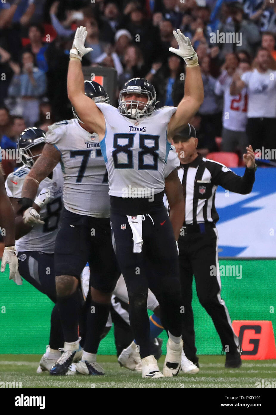 Tennessee Titans' Luke Stocker celebrates scoring a touchdown during ...
