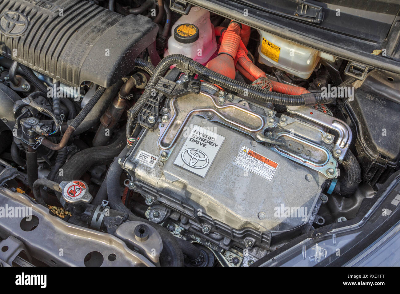 toyota yaris hybrid engine bay power plant Stock Photo - Alamy