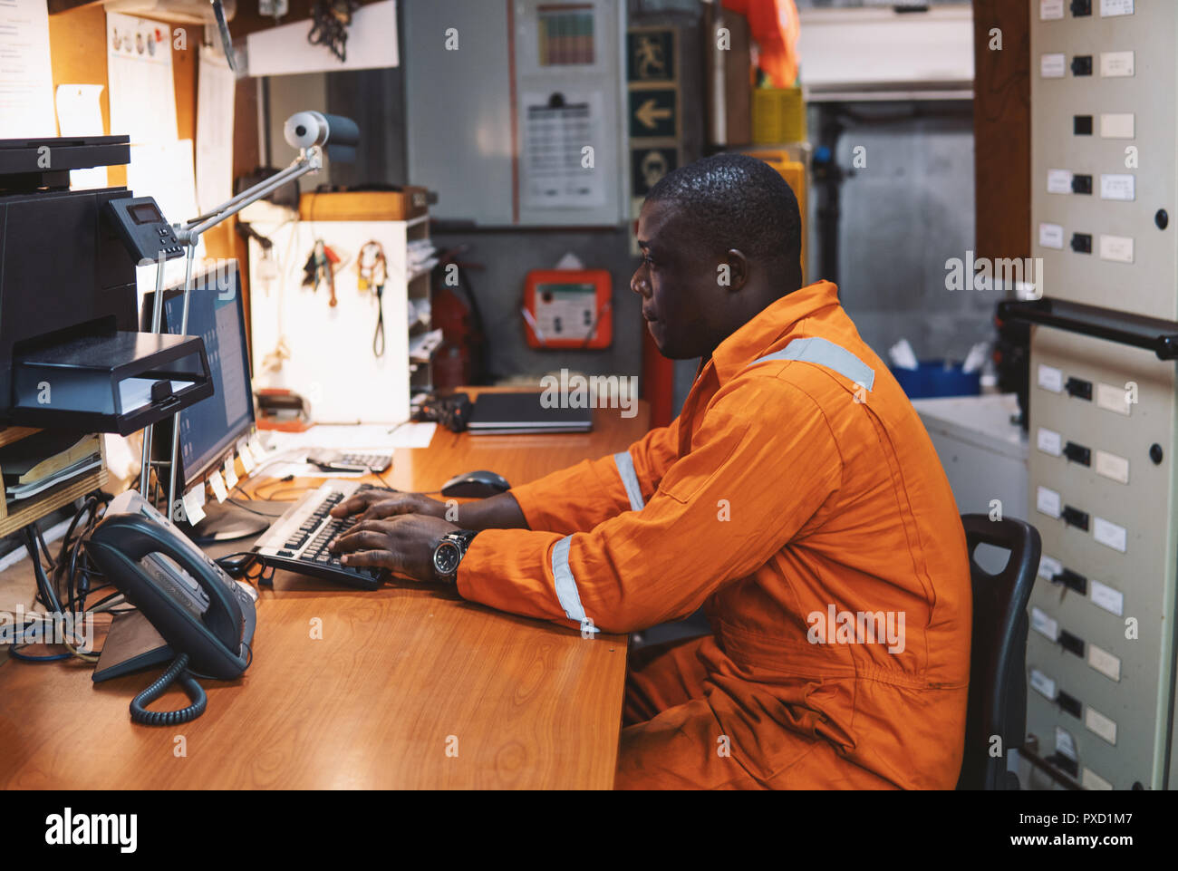 Command and control room black hi-res stock photography and images - Alamy