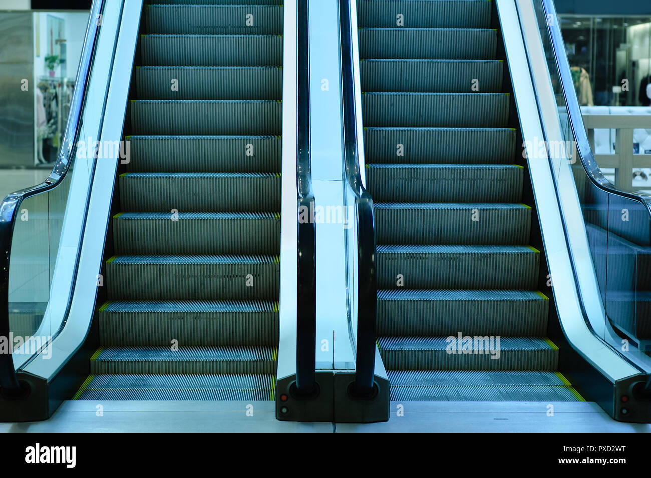 Moving stairs hi-res stock photography and images - Alamy