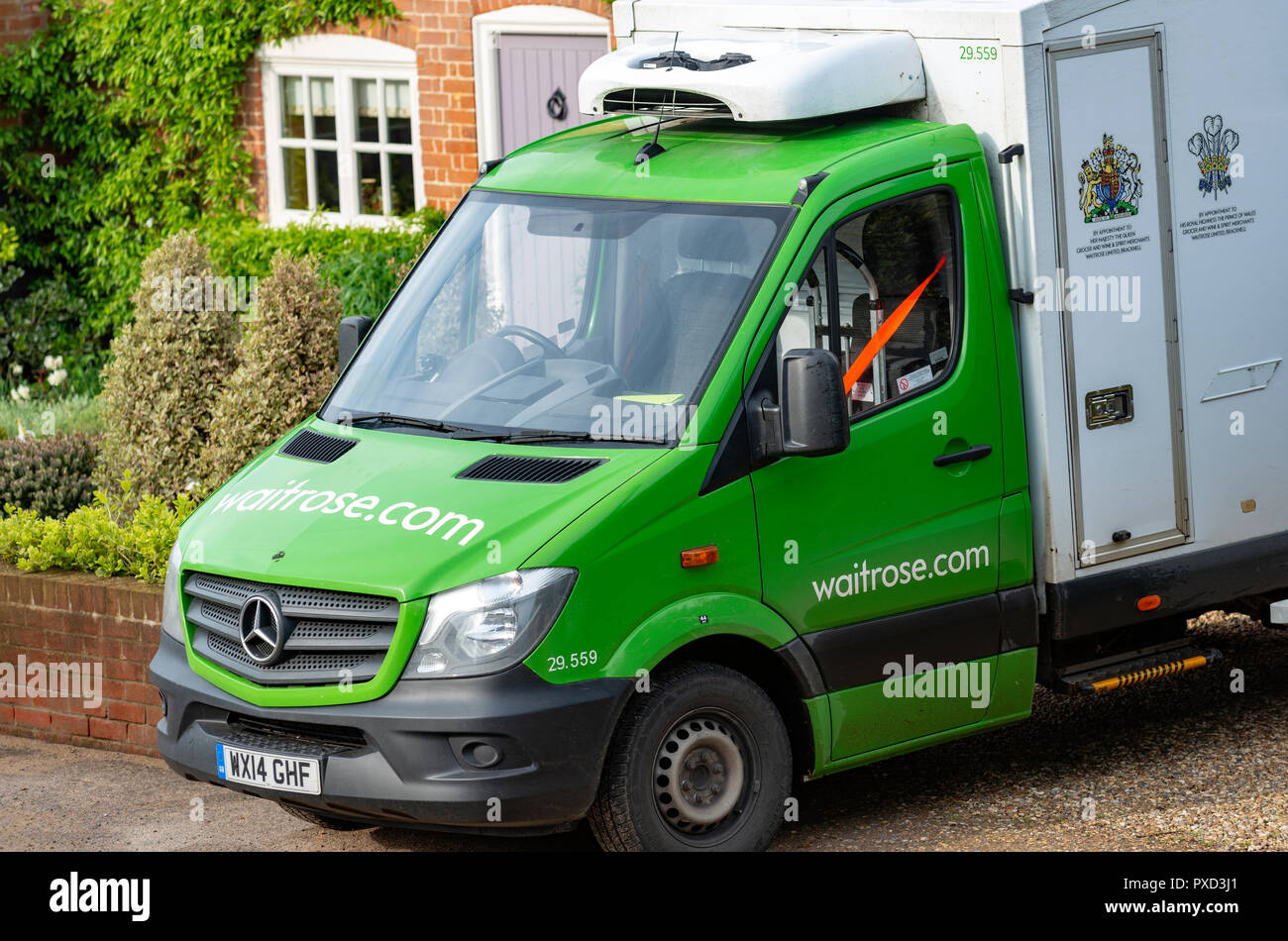 Mercedes benz delivery van hi-res stock photography and images - Alamy