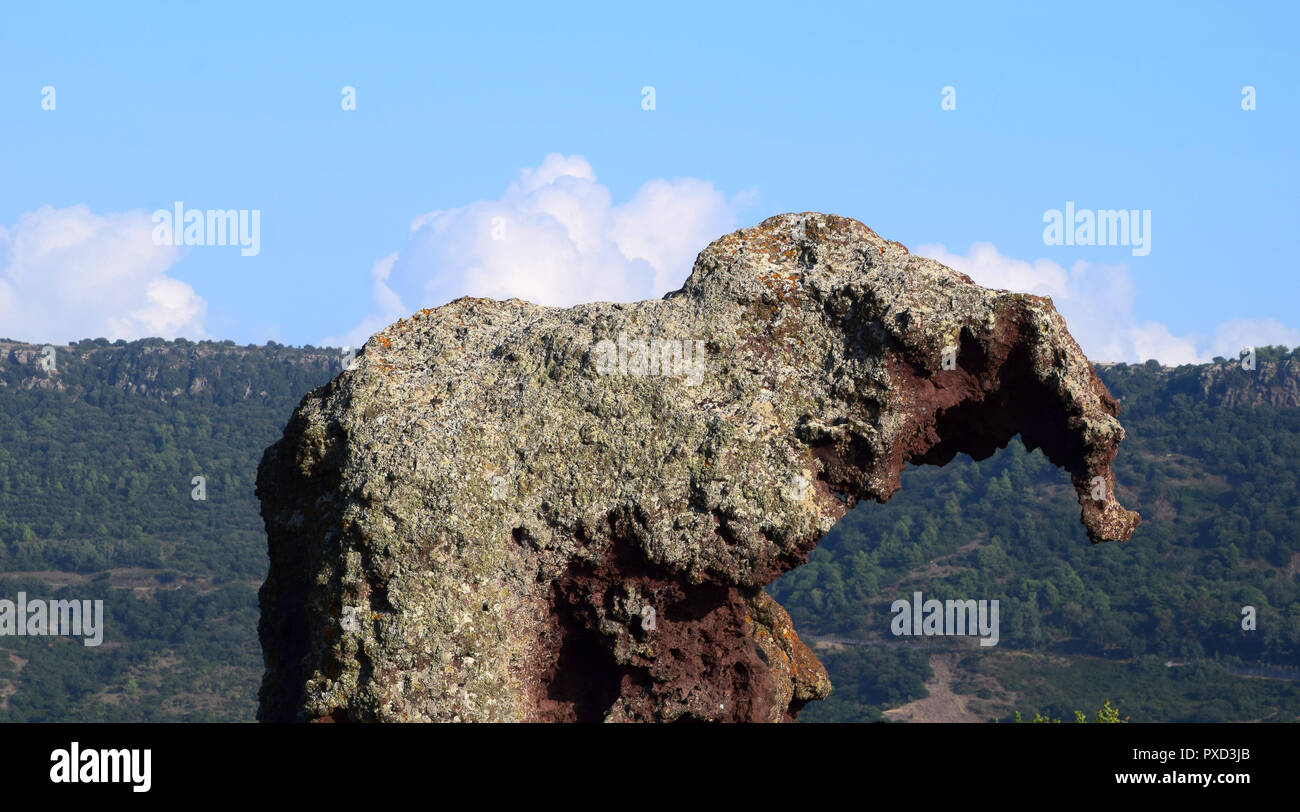 elephant rock in italy, the elephant rock ist a natural phenomenon from ...