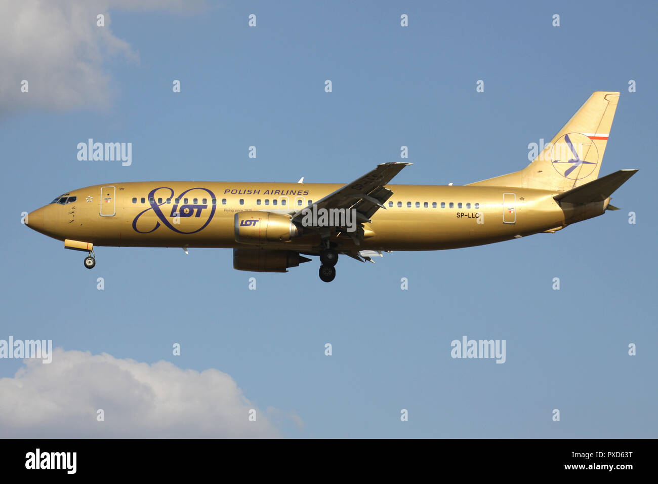Polish LOT Boeing 737-400 in golden 80 Years livery with registration ...