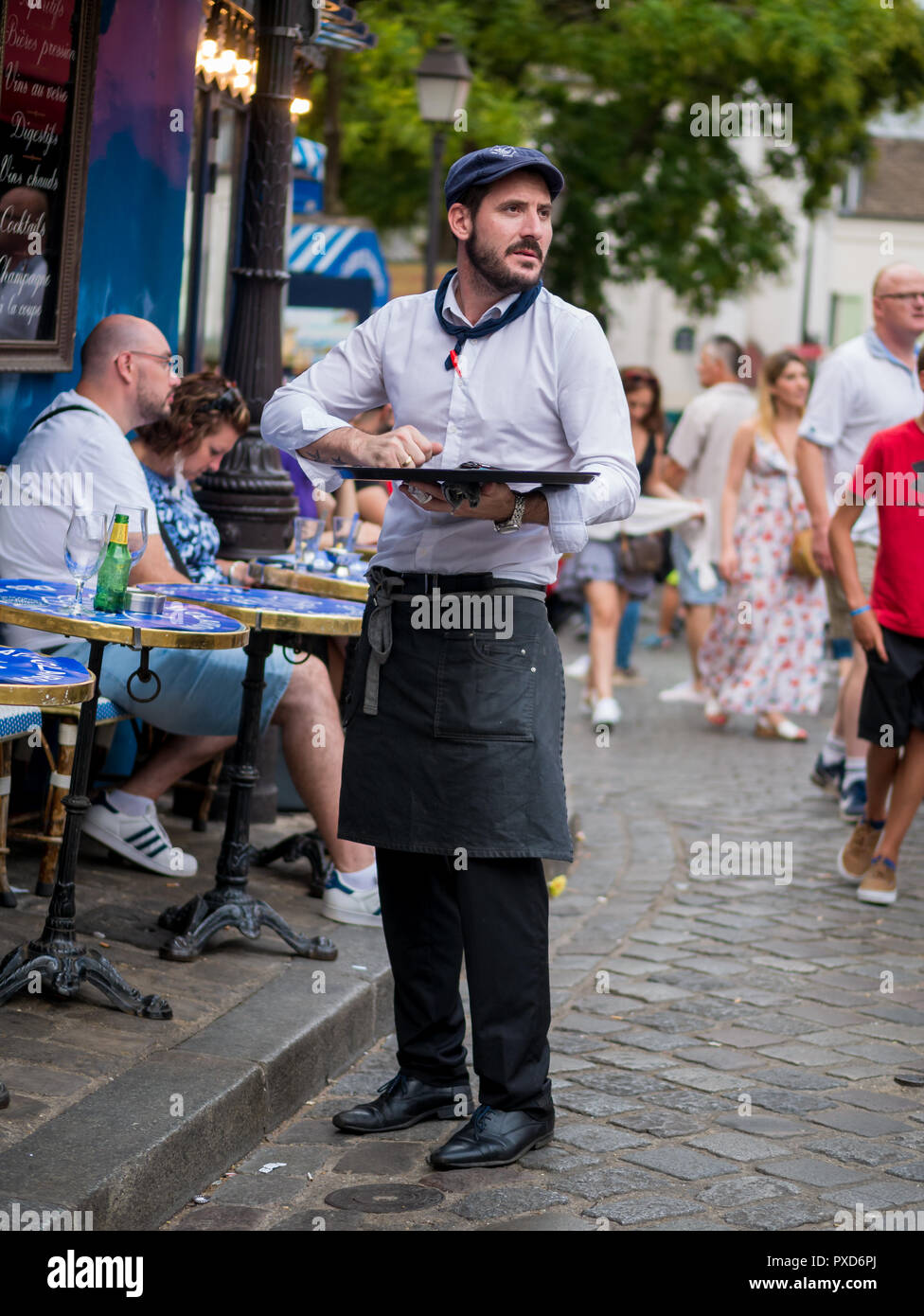 Bar cafeteria in paris hi-res stock photography and images - Alamy