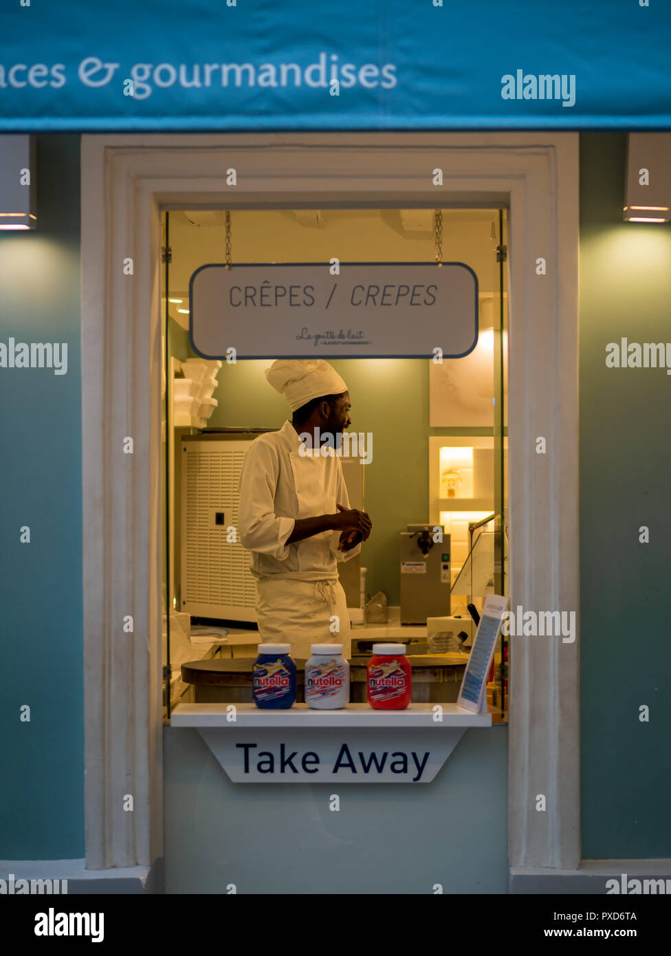 Take away counter hi-res stock photography and images - Alamy