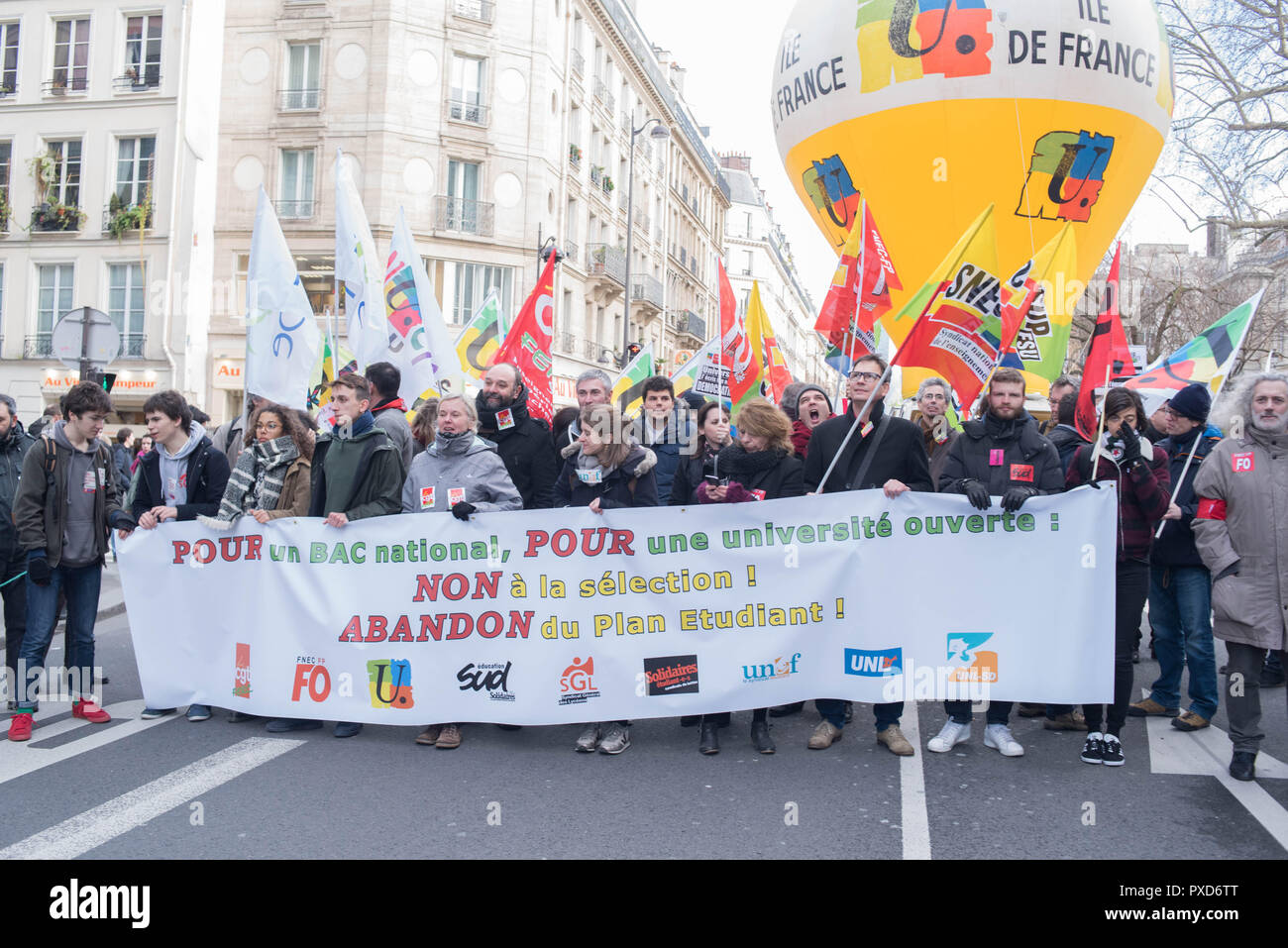 Paris high school hi-res stock photography and images - Alamy