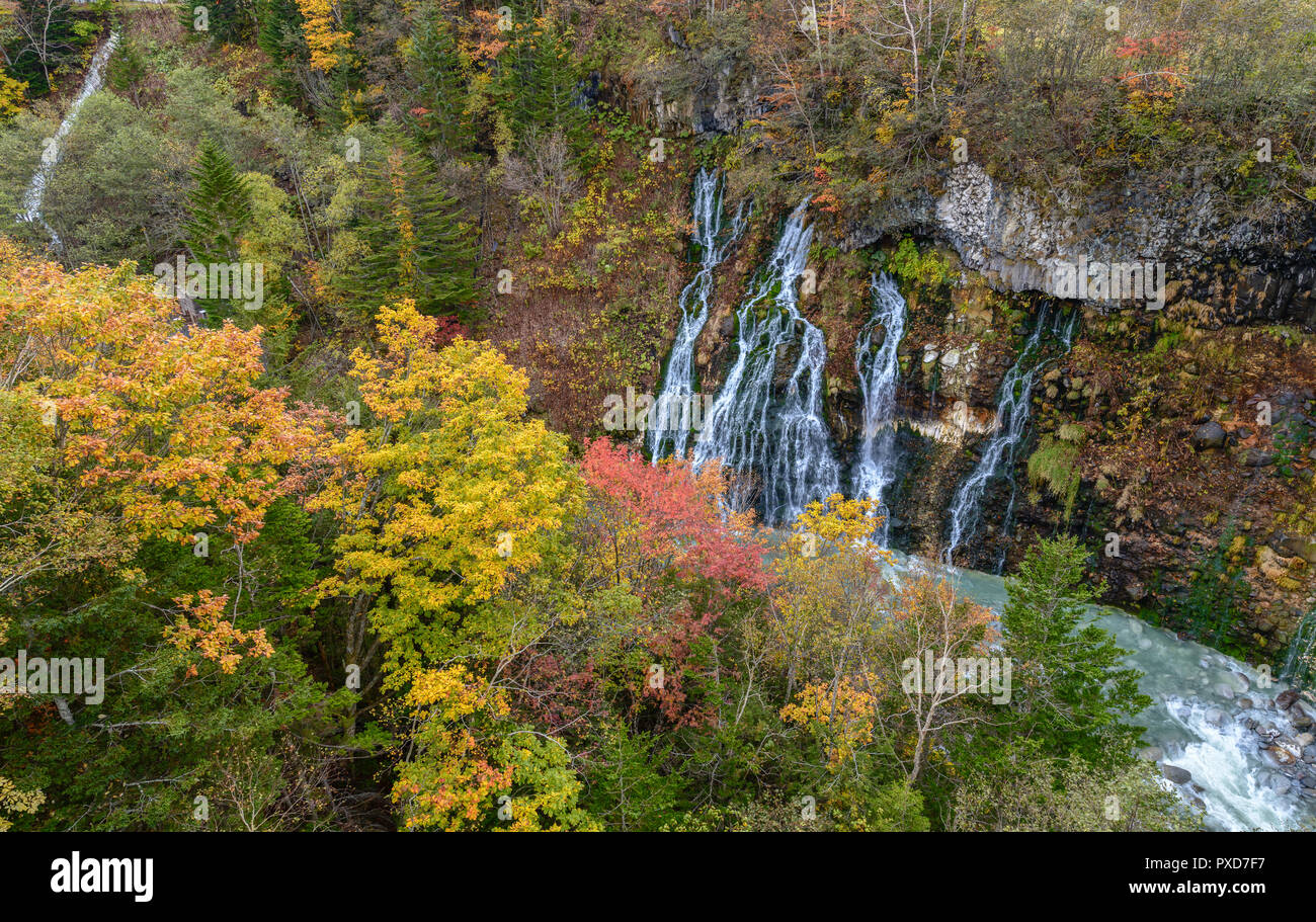 Beautiful Shirahige Waterfall and colourful tree in autumn, Biei ...