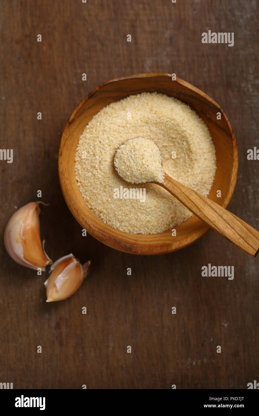 Natural dry garlic powder Stock Photo - Alamy