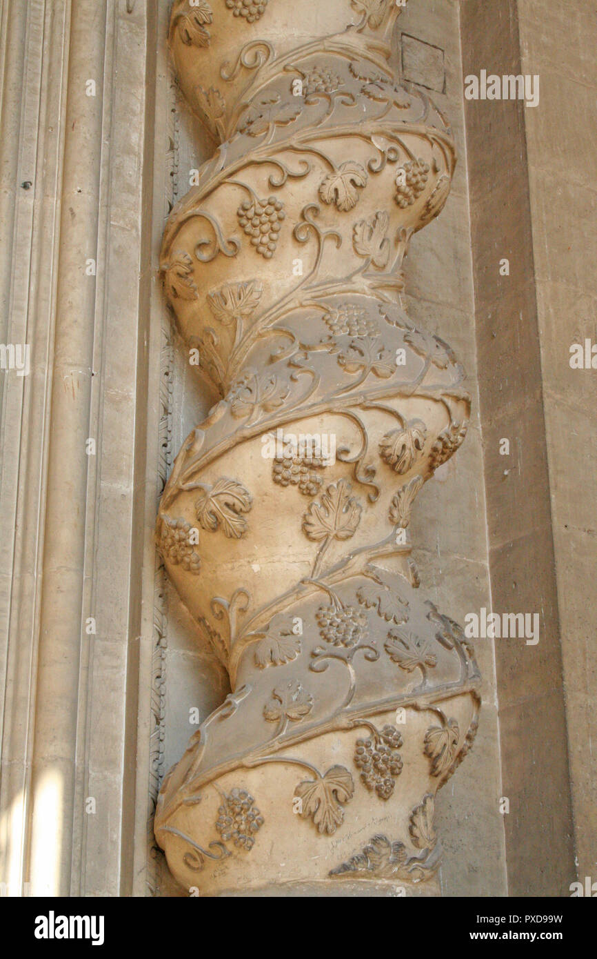 Sculpted columns hi-res stock photography and images - Alamy