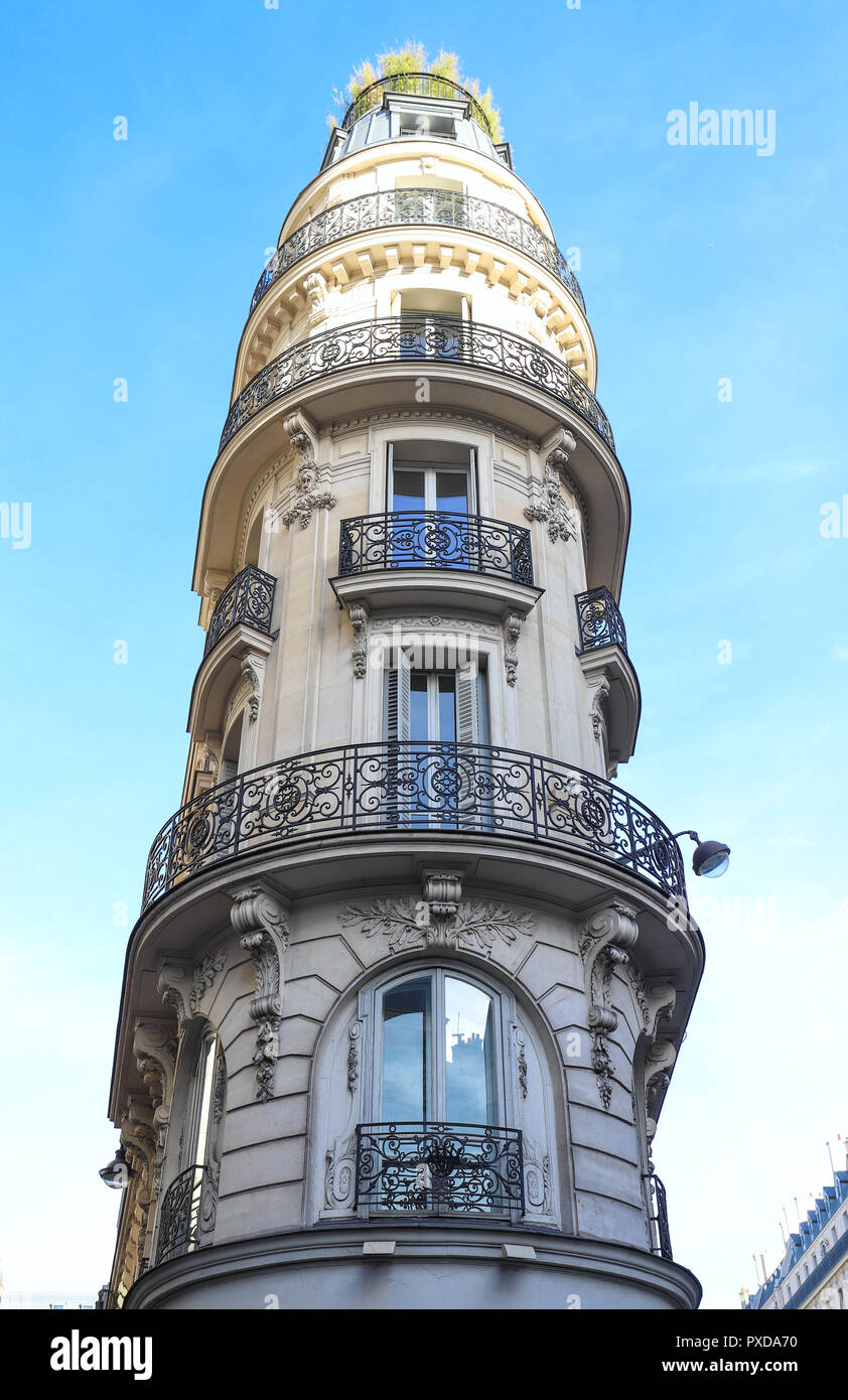 The traditional facade of Parisian building, France Stock Photo - Alamy