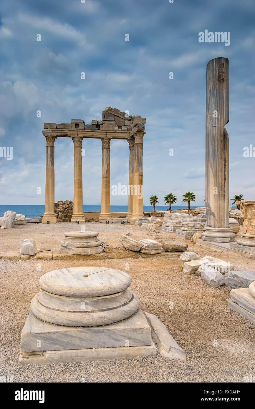 The temple of apollo side hi-res stock photography and images - Alamy