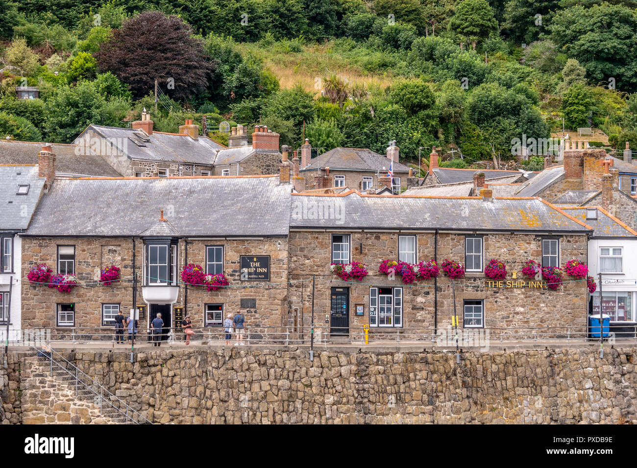 Mousehole cornwall pub hi-res stock photography and images - Alamy