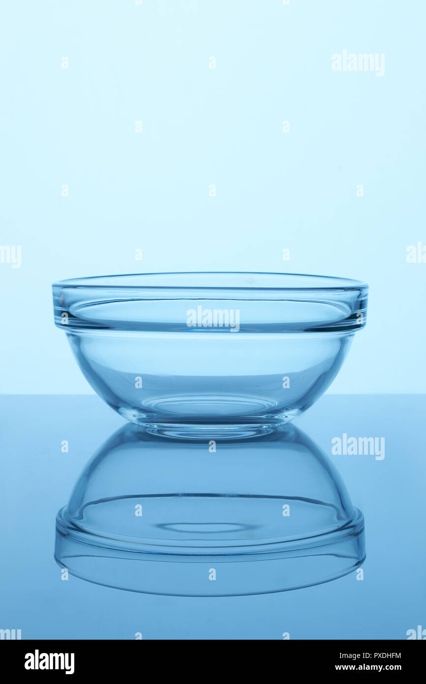 Reflective water bowl hi-res stock photography and images - Alamy