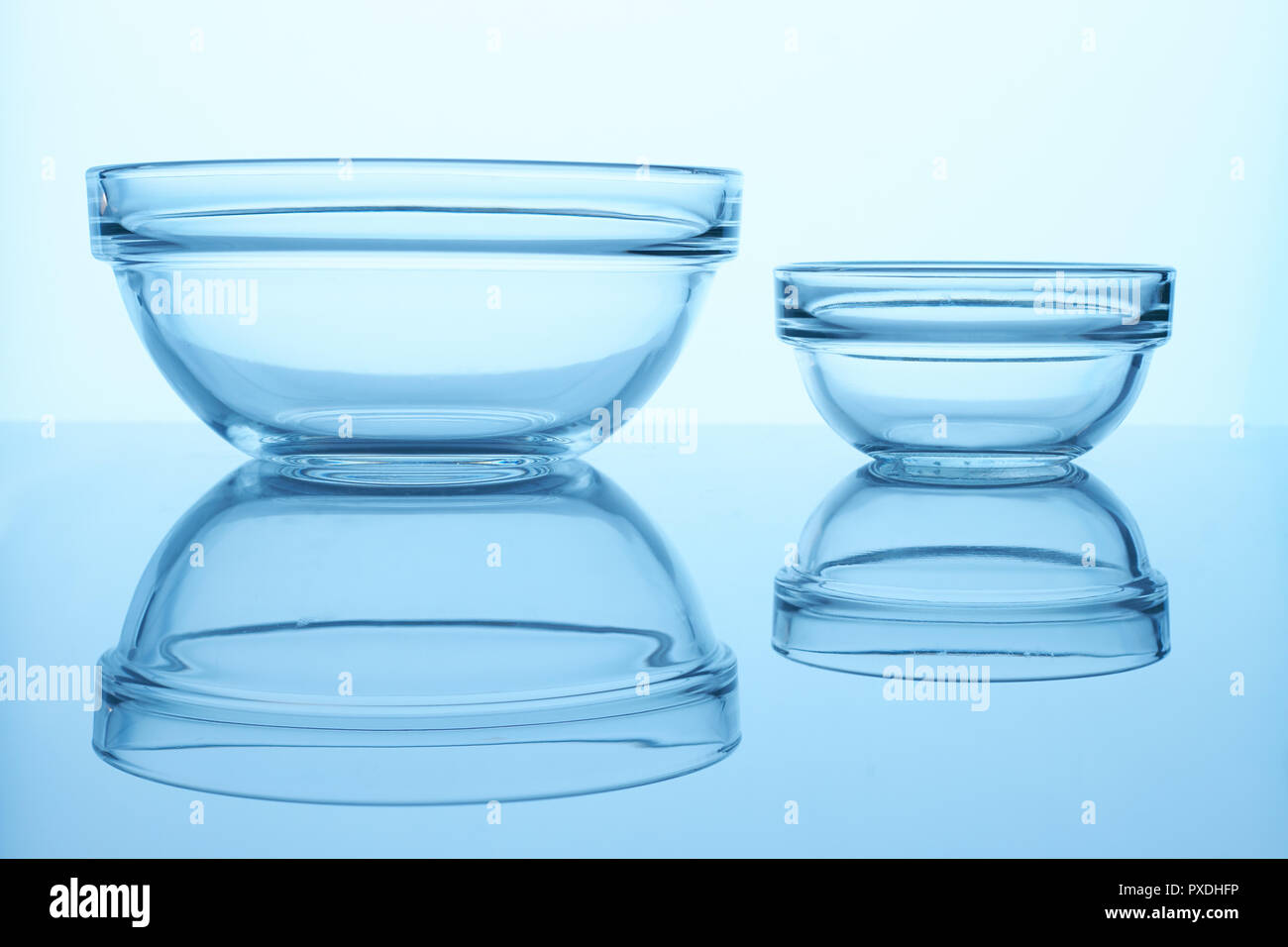 Transparent bowls hi-res stock photography and images - Alamy