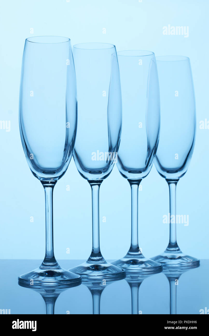 Champagne flutes in hi-res stock photography and images - Alamy
