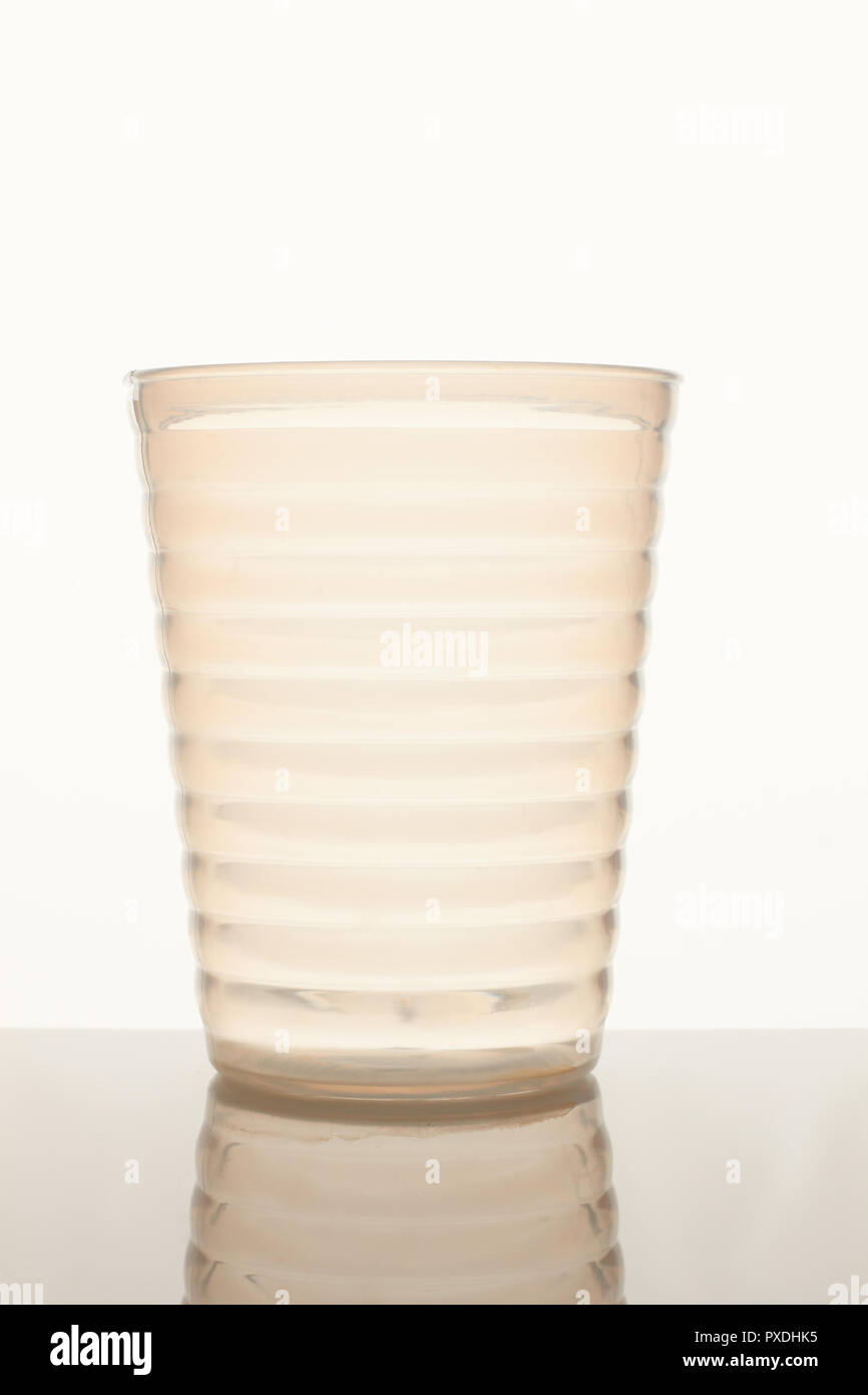 Horizontal lines on glass hi-res stock photography and images - Alamy