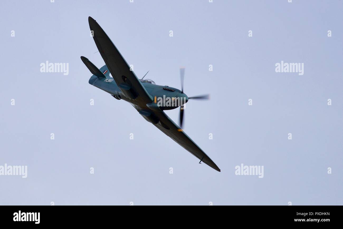 Photo reconnaissance world war 2 spitfire hi-res stock photography and ...