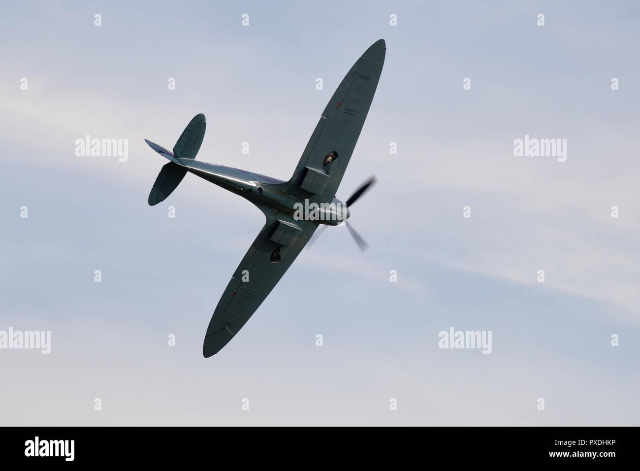 Supermarine Spitfire PRXI PL983 (G-PRXI) flying at Shuttleworth Race ...