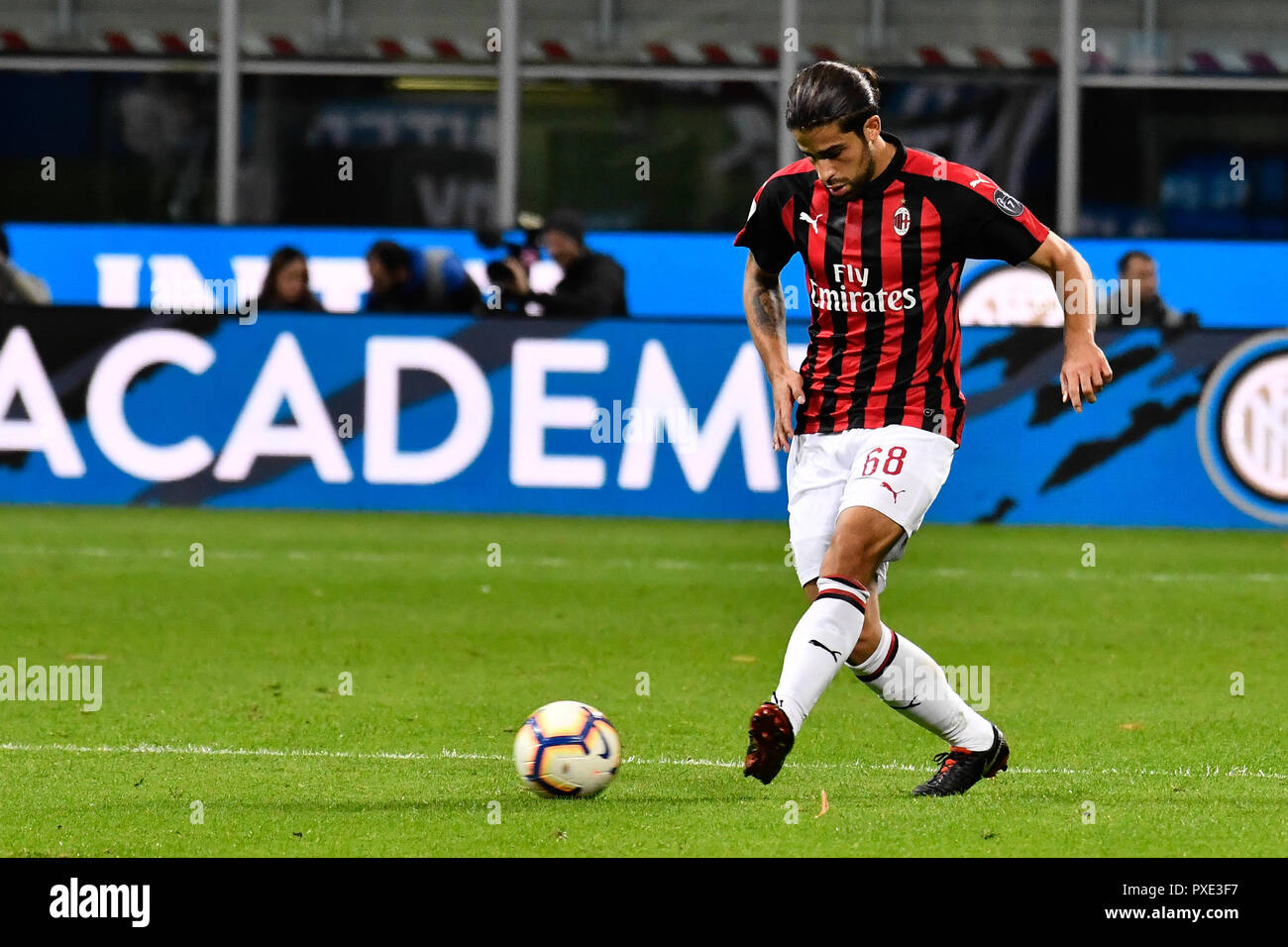 Ricardo rodríguez ac milan hi-res stock photography and images - Alamy