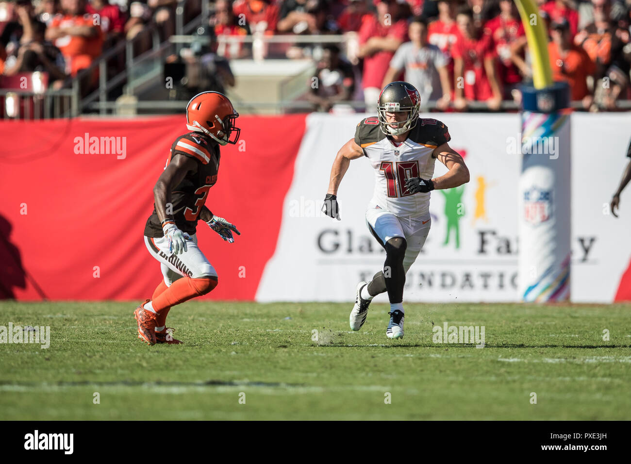 Raymond humphries hi-res stock photography and images - Alamy