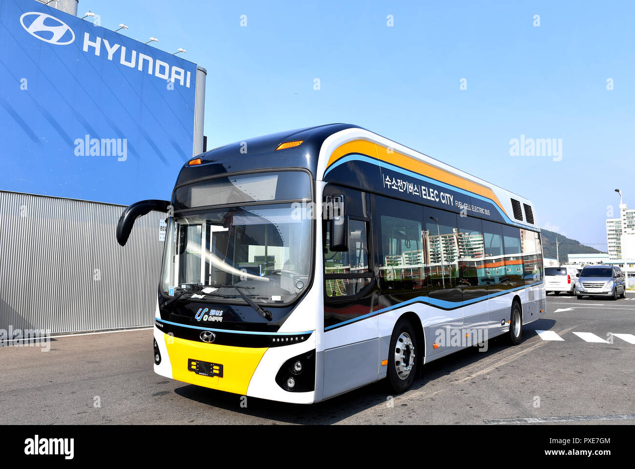 22nd Oct, 2018. Hyundai's hydrogen-electric bus This photo, provided by ...