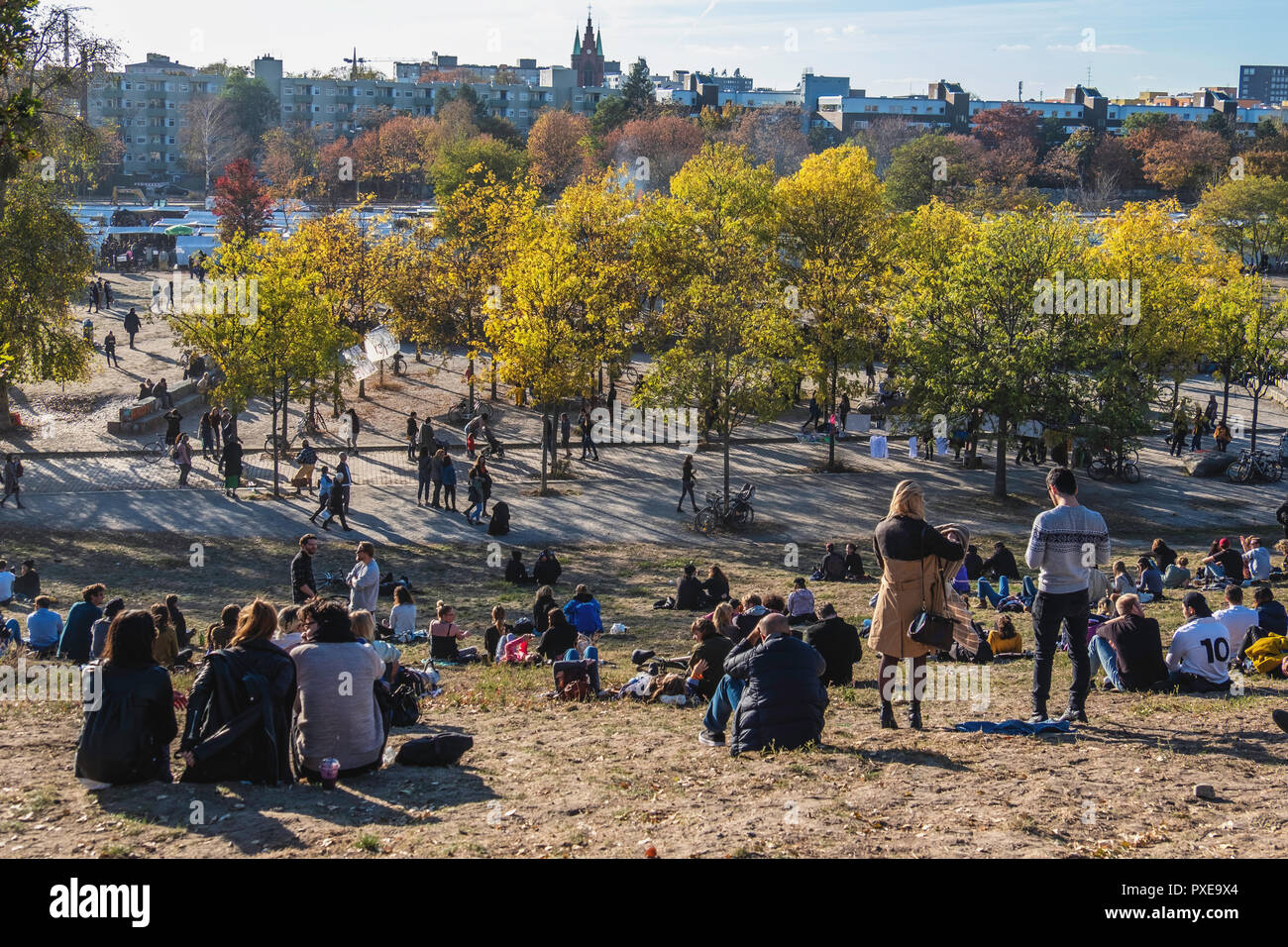 Berlin, Germany. 21st October 2018. The popular Mauerpark park was ...