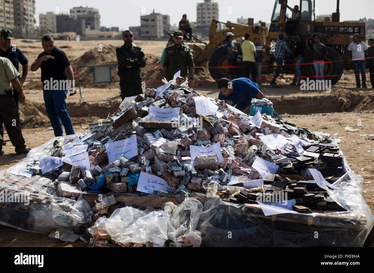 Drugs seized hi-res stock photography and images - Alamy