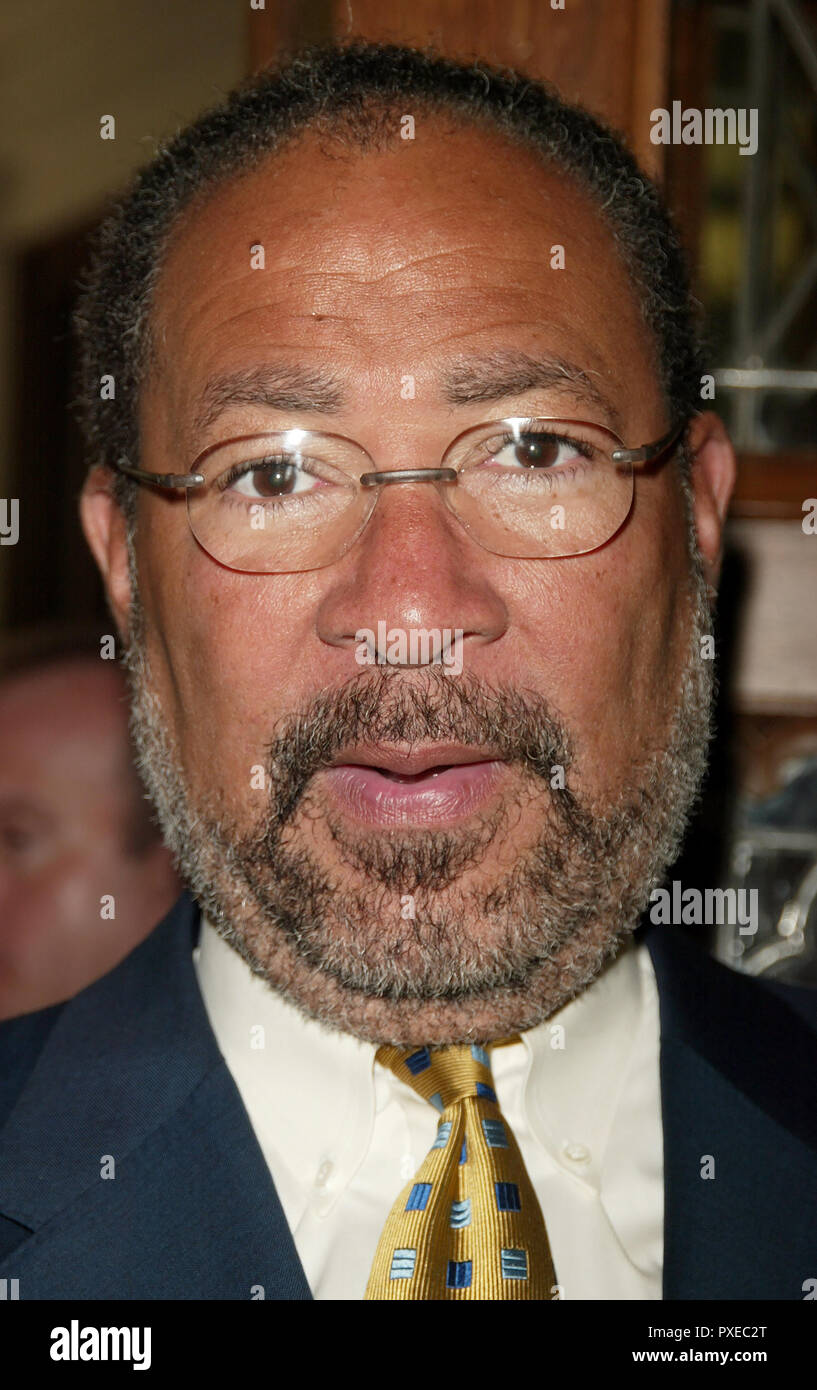 ***FILE PHOTO*** Richard Parsons steps down from CBS board citing ...