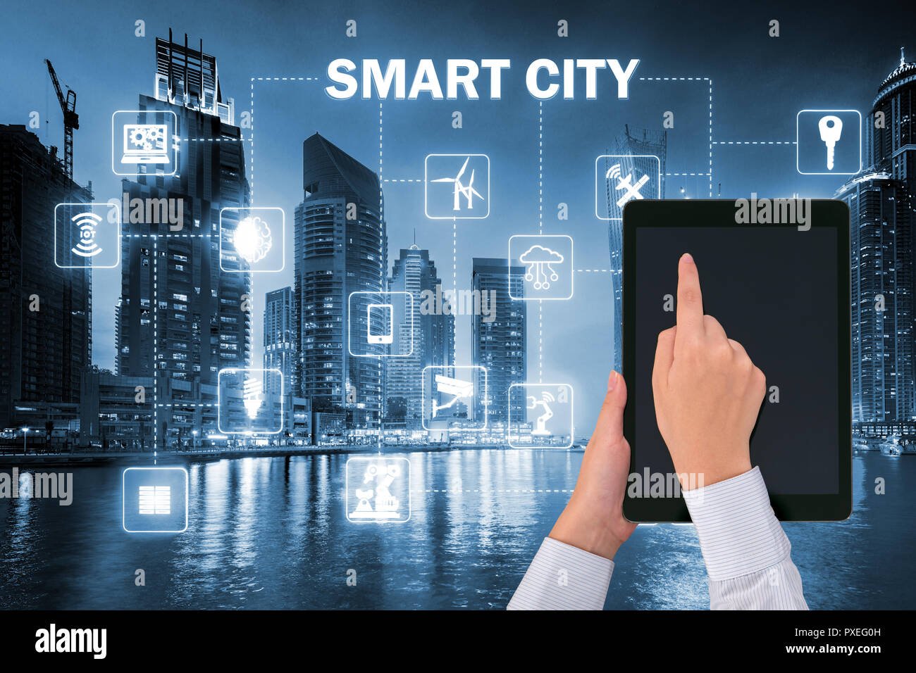 Smart city in innovation concept Stock Photo - Alamy