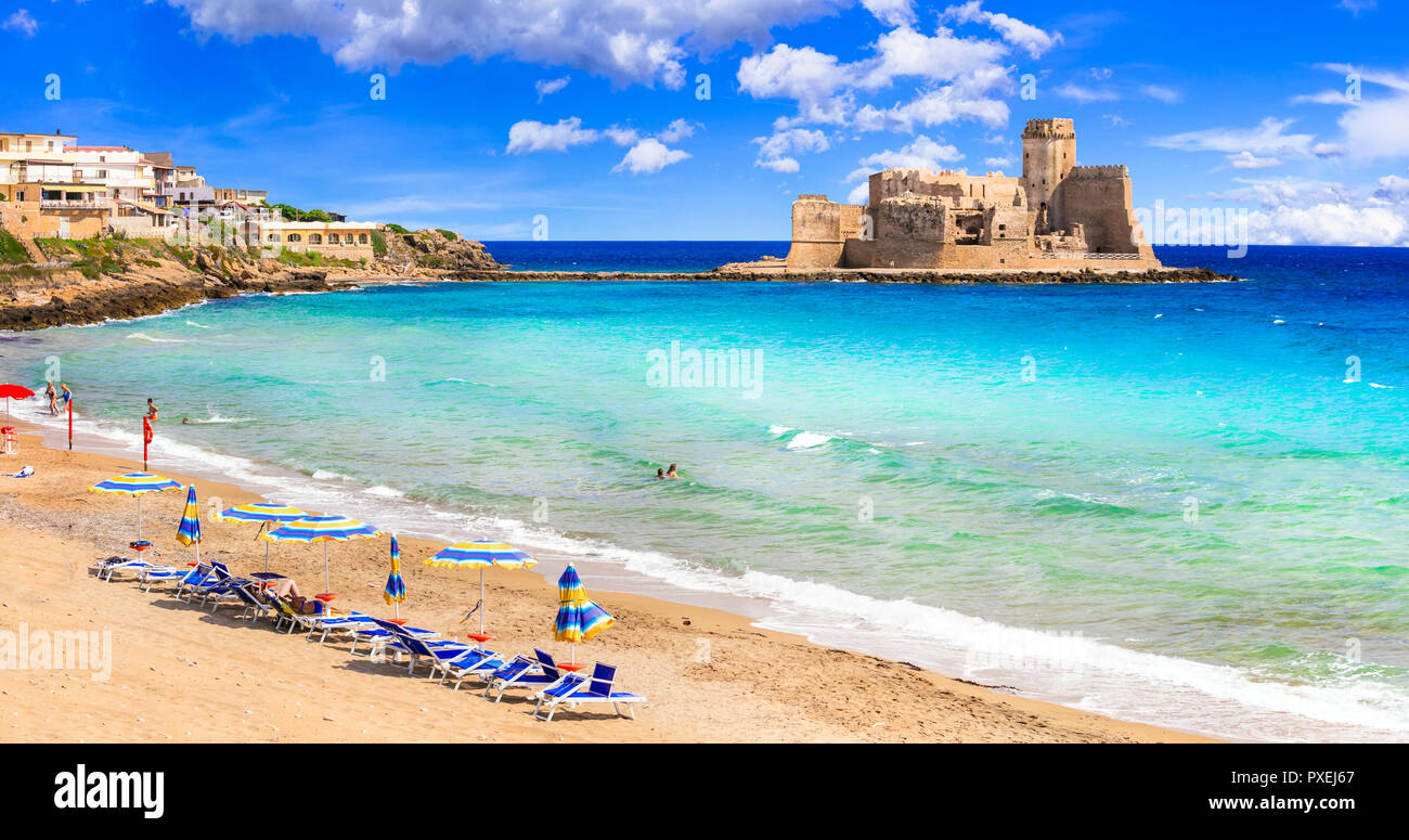 Castella hi-res stock photography and images - Alamy
