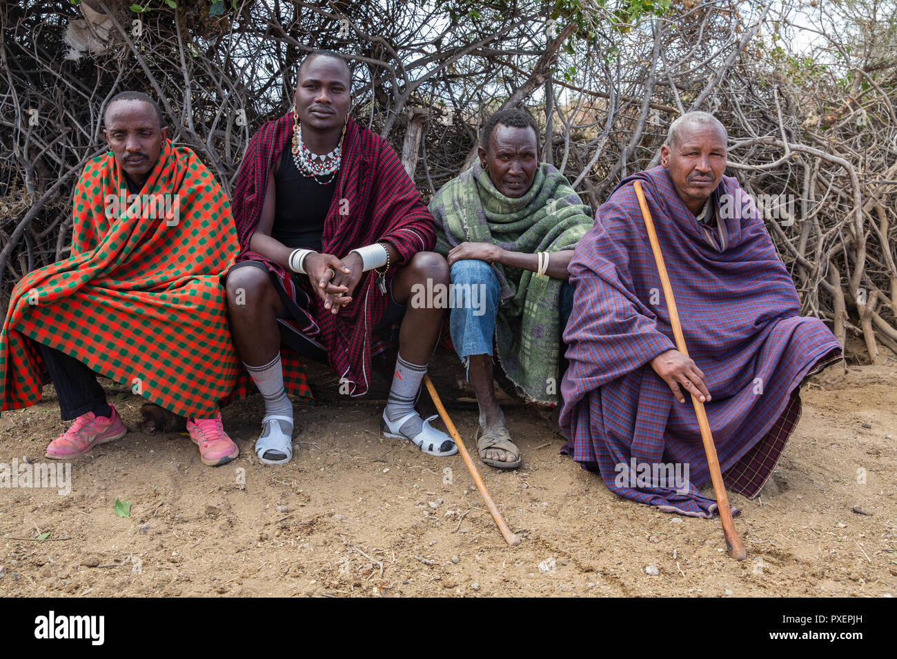 Wadatoga, Wadatooga, Datooga tribe at Lake Eyasi in Tanzania Stock ...