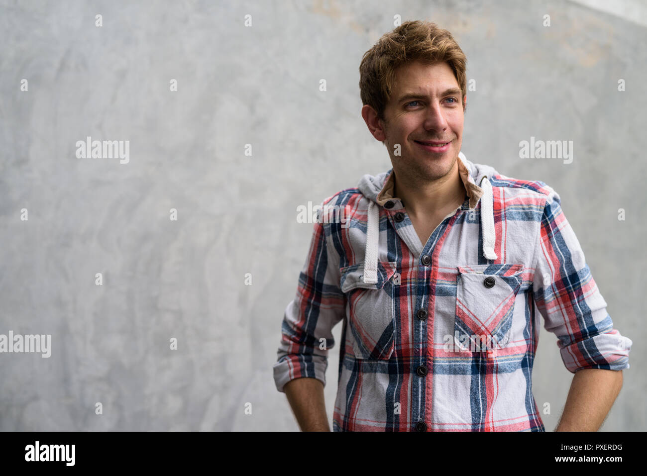 Concrete portrait background hi-res stock photography and images - Alamy