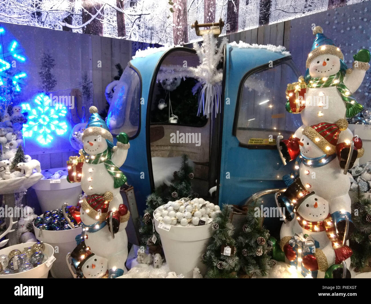 Christmas lift hi-res stock photography and images - Alamy