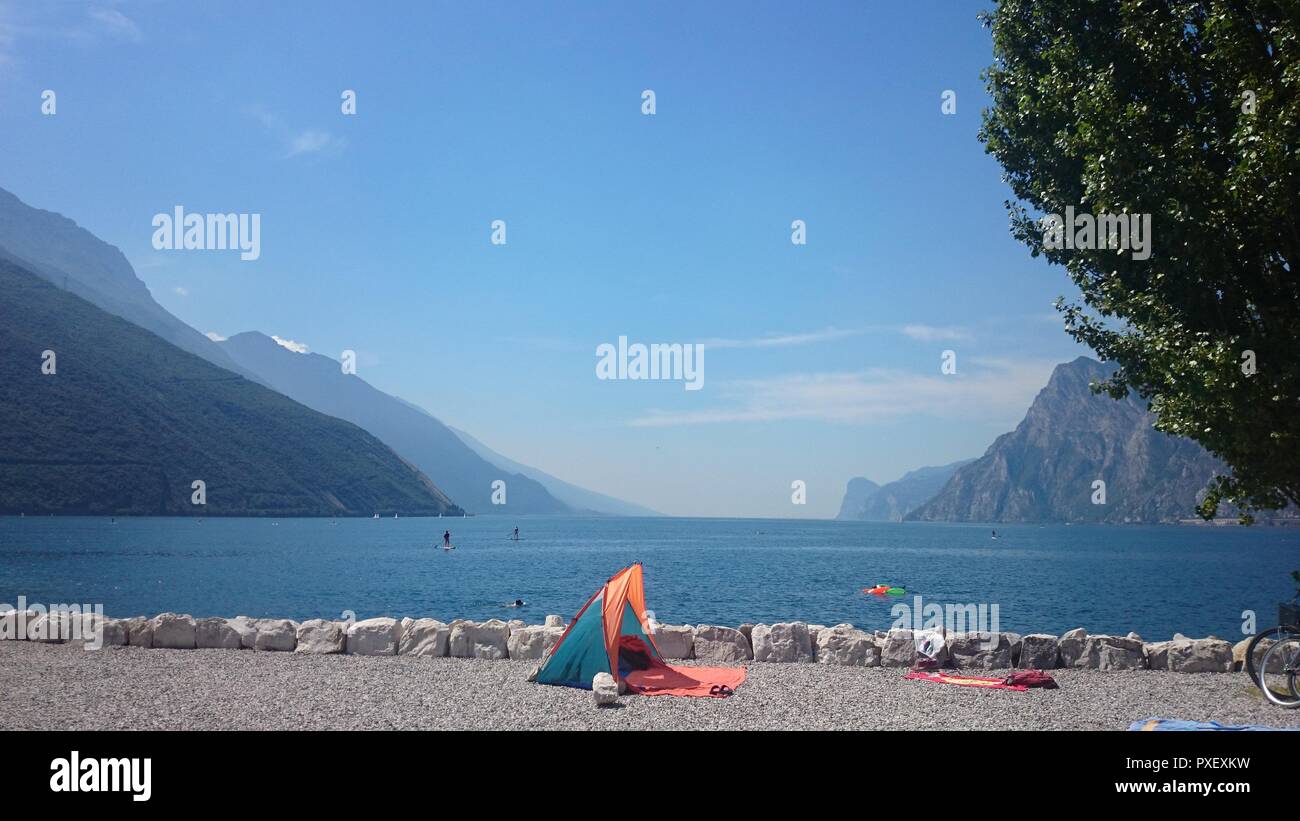 Scenic view of Garda Lake (Lago di Garda), Italy Stock Photo - Alamy