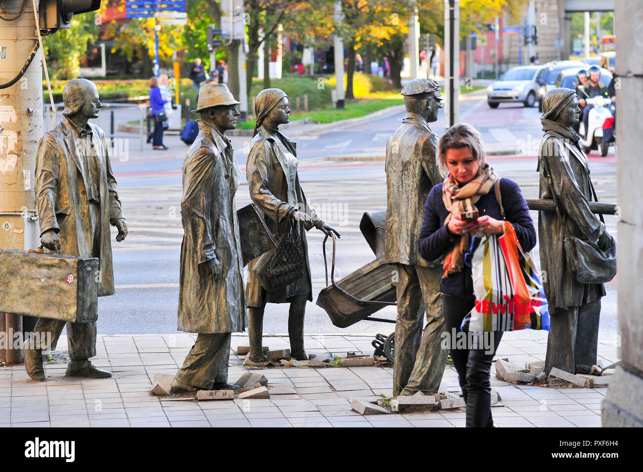 The Anonymous Pedestrians Monument (Pomnik Anonimowego Przechodnia ...