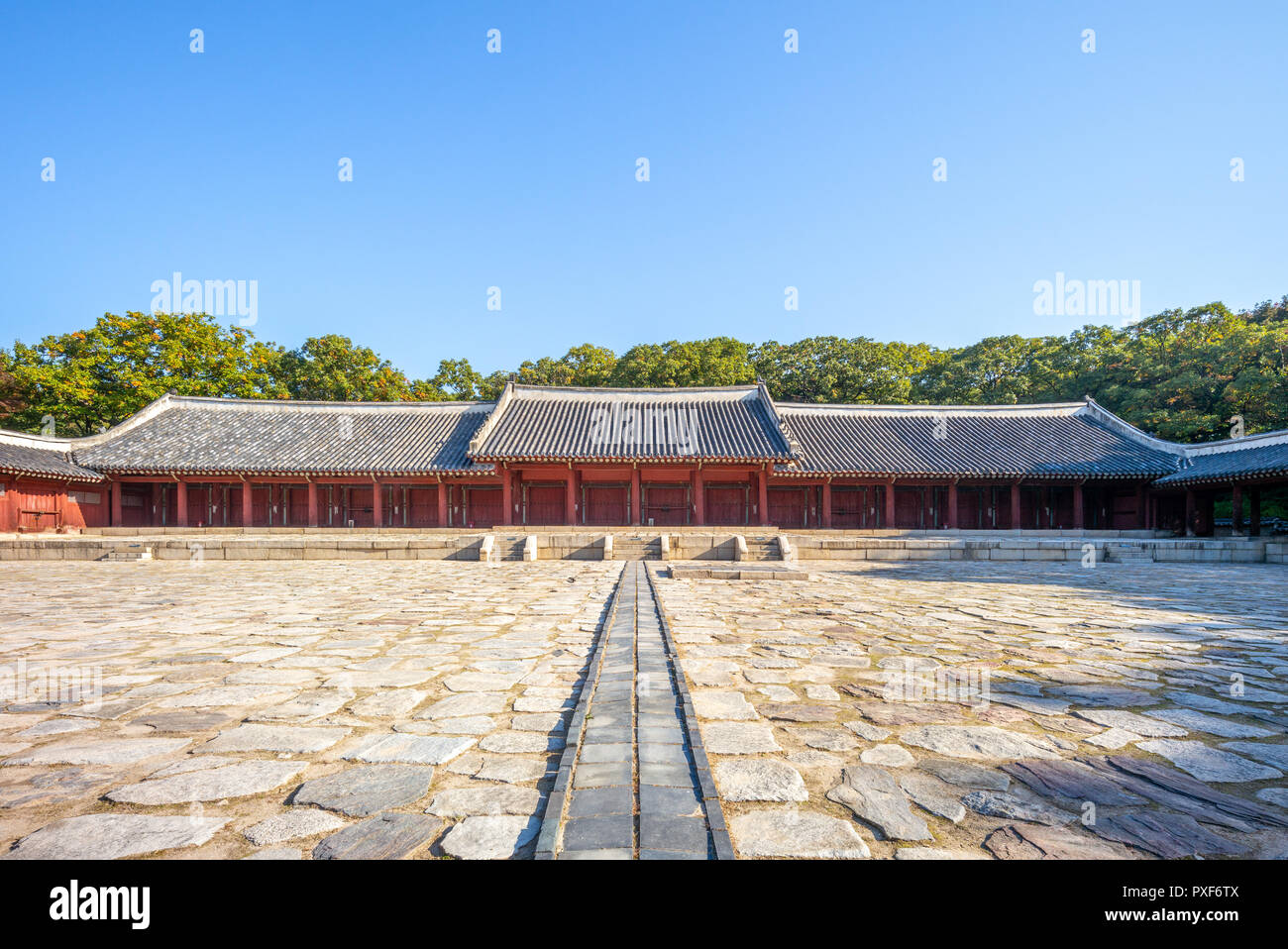 Korean Traditional Gate High Resolution Stock Photography and Images ...