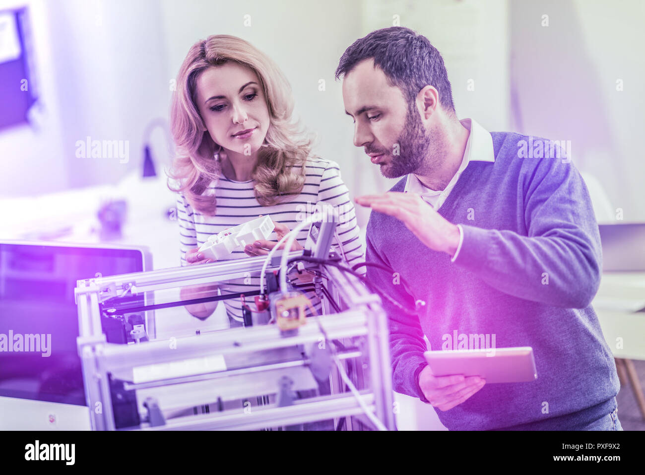 Computer programmers digital tablet hi-res stock photography and images ...