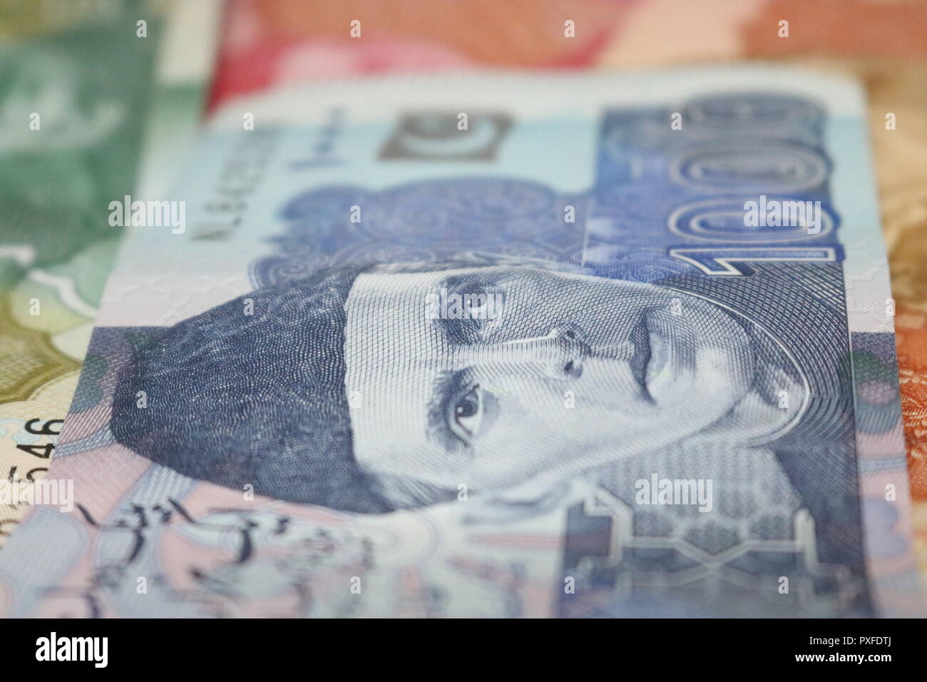 1000 rupees pakistani currency hi-res stock photography and images - Alamy