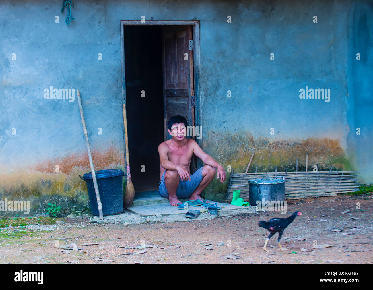 Laotian man from the village Bam Phoansa At , Laos Stock Photo - Alamy
