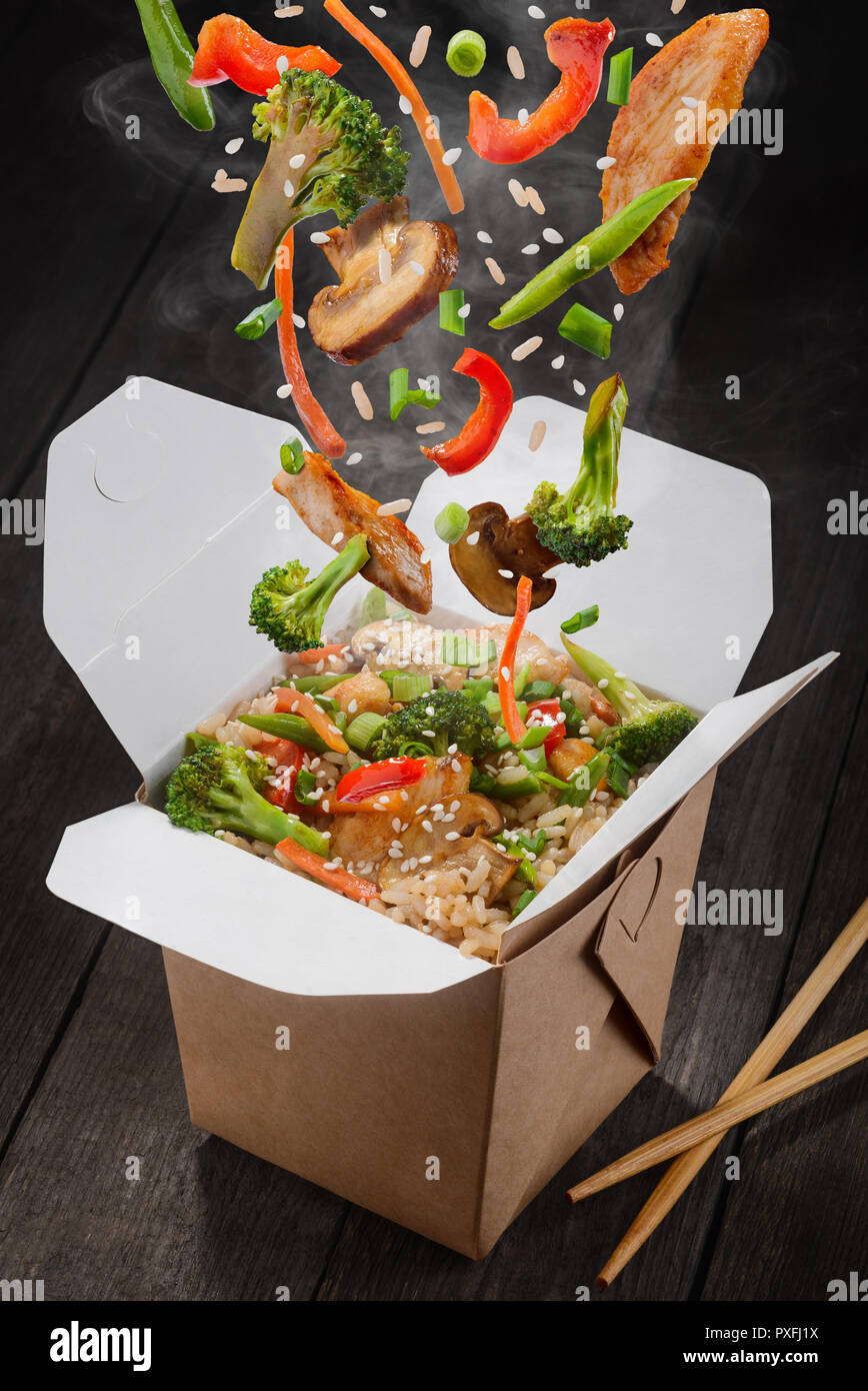 Chicken fried rice takeaway box hi-res stock photography and images - Alamy