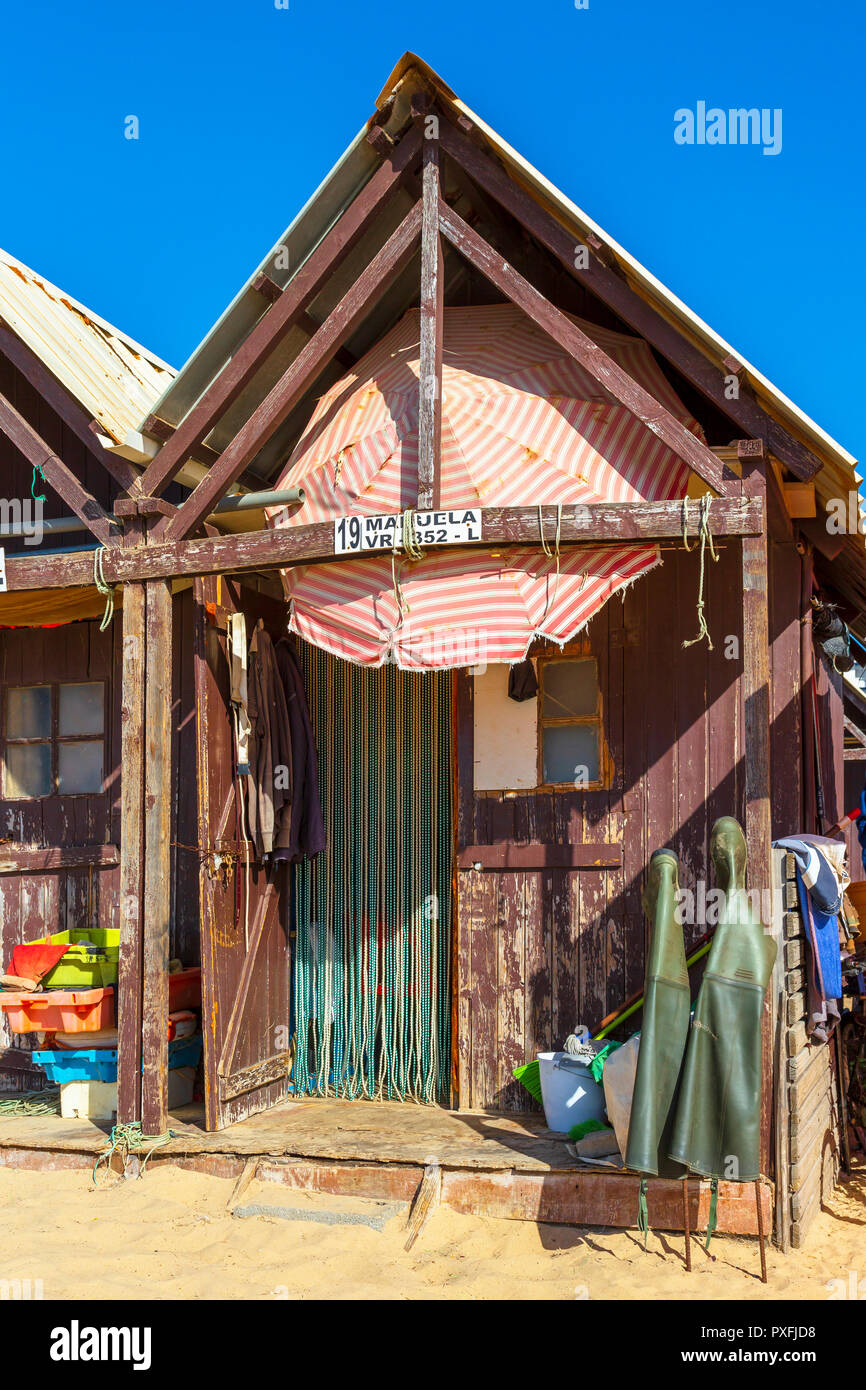 Traditional fishermens net huts hi-res stock photography and images - Alamy
