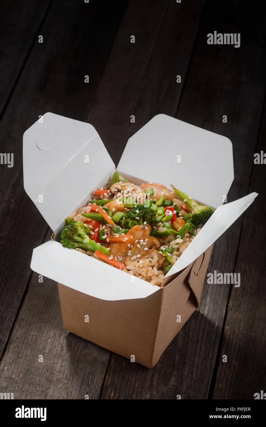 Chicken fried rice takeaway box hi-res stock photography and images - Alamy