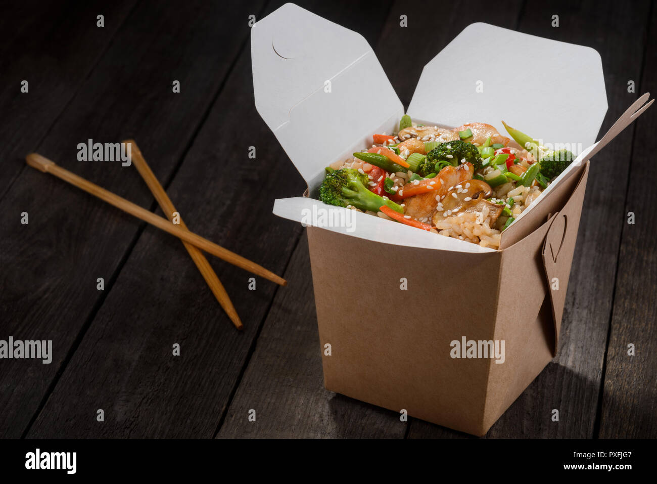Chicken fried rice takeaway box hi-res stock photography and images - Alamy