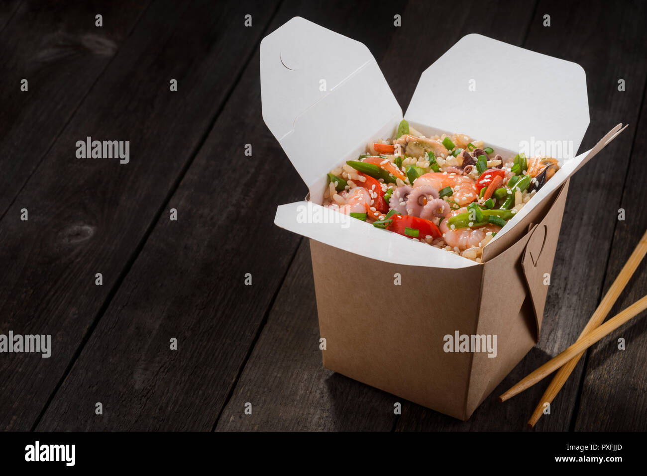 Traditional chinese food carton hi-res stock photography and images - Alamy